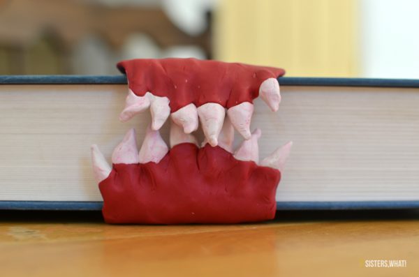 Halloween: Harry Potter Monster Book of Monsters - See Vanessa Craft