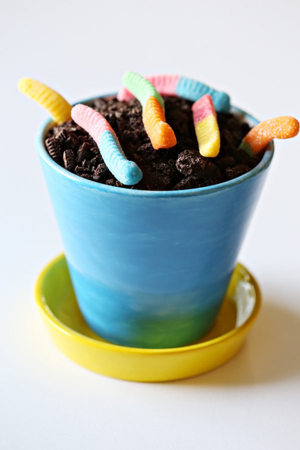Recipe: Chocolate Dirt Pudding with Gummy Worms - See Vanessa Craft