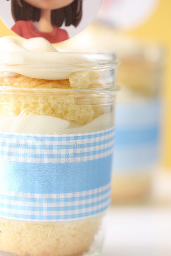 Recipe: Lost in Oz Yellow Mason Jar Cupcakes - See Vanessa Craft