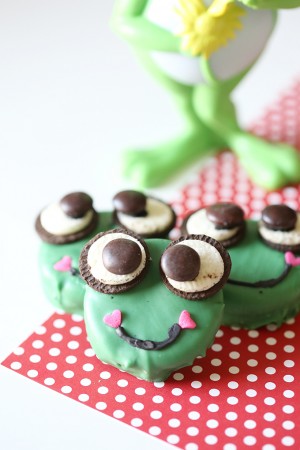 Recipe: Sherlock Gnomes Frog Oreo Treats - See Vanessa Craft